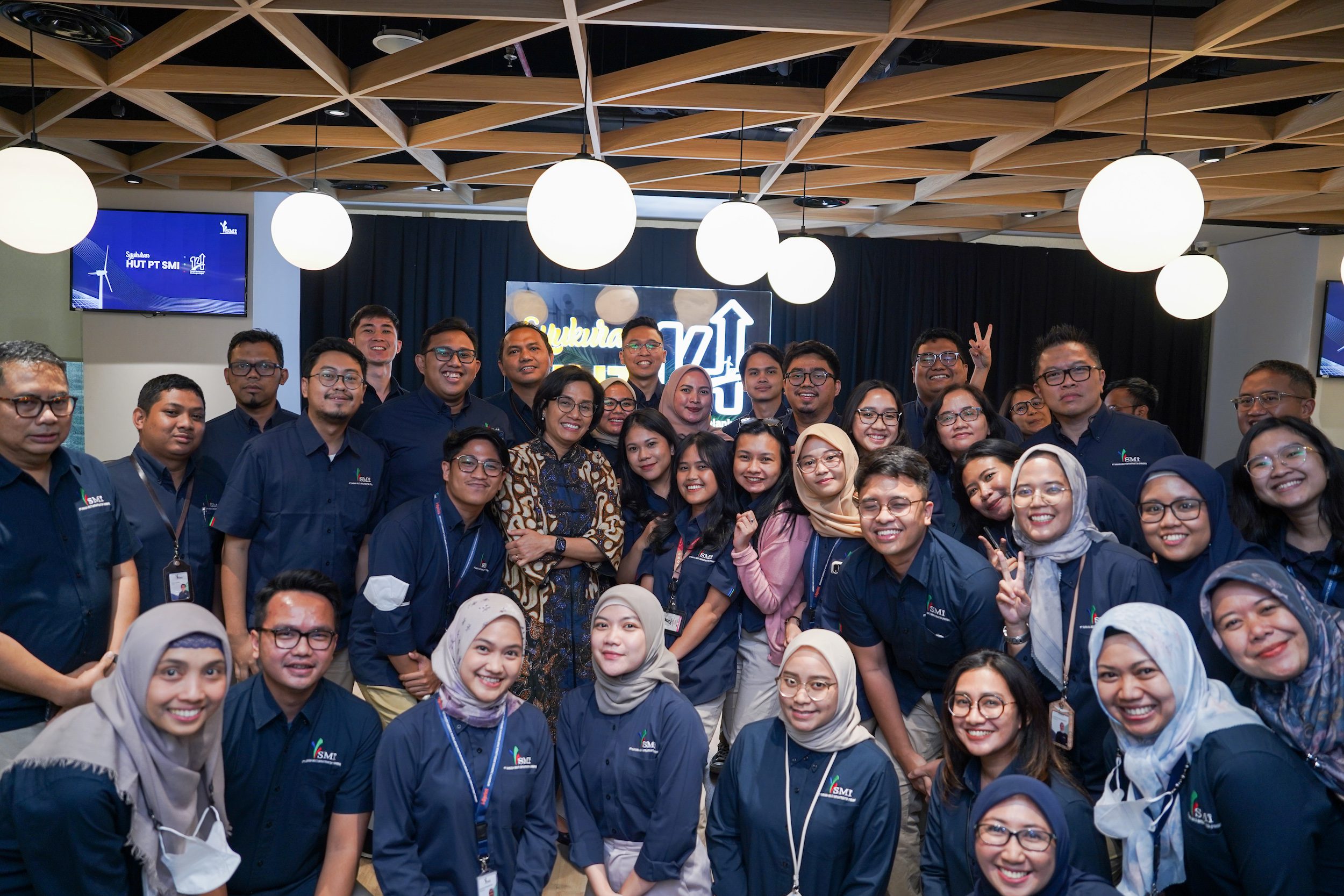 HUT PT SMI: Transisi Berkelanjutan Membangun Negeri - beritakuh.com