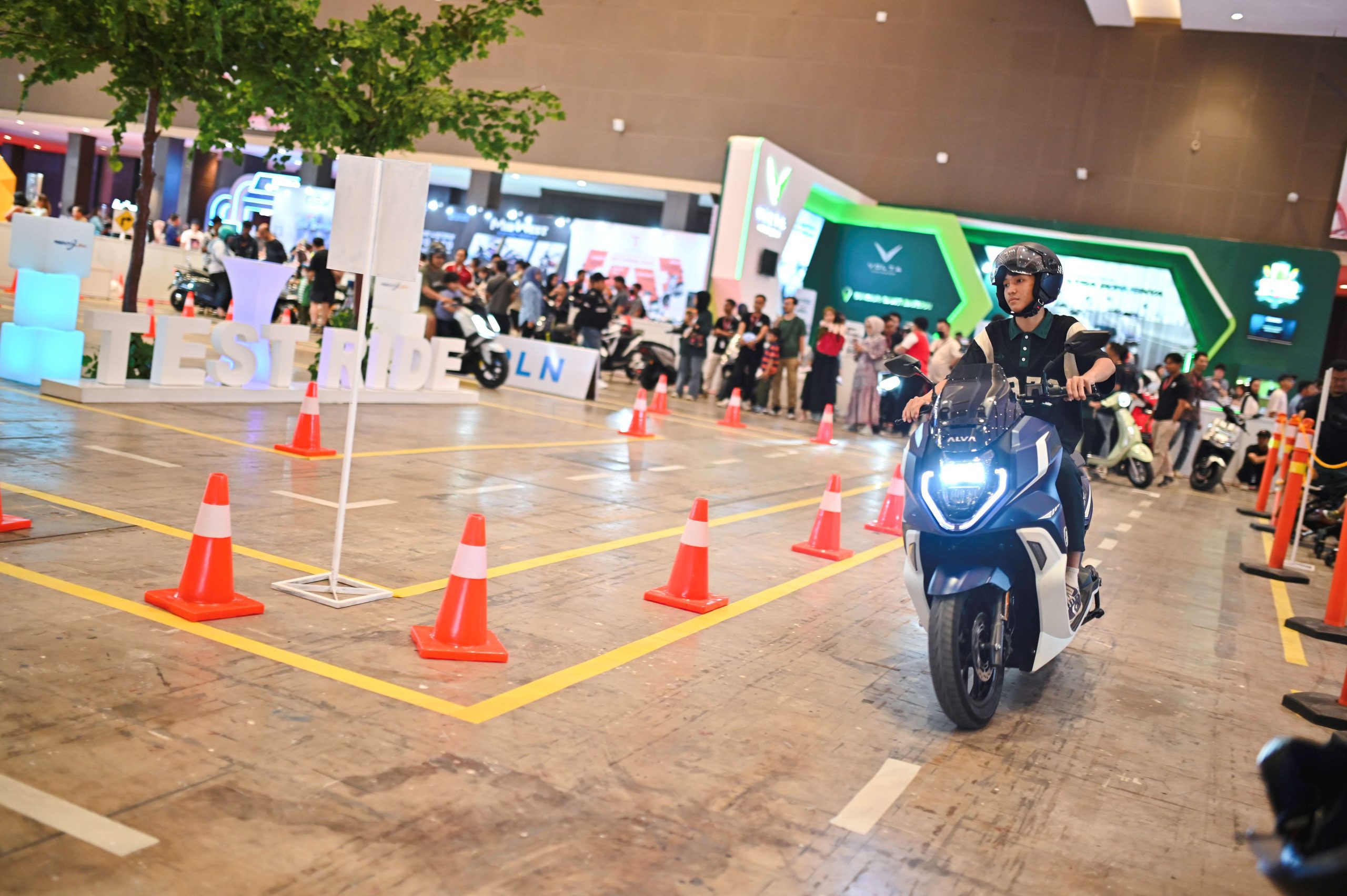 ALVA One XP Pusat Perhatian Pengunjung IMS 2024